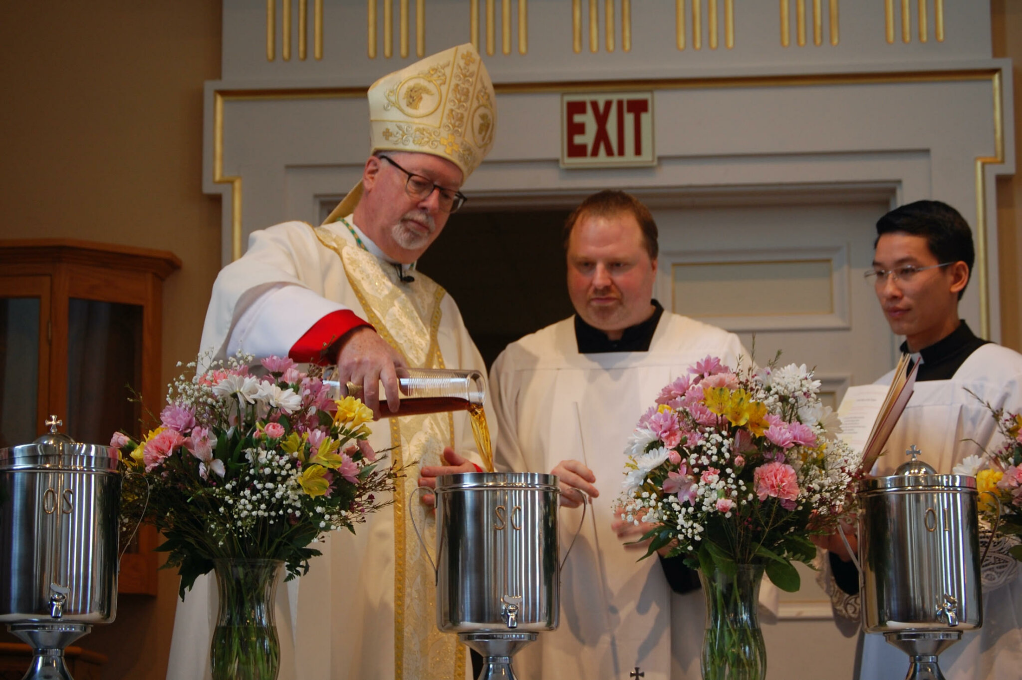 At Chrism Mass bishop acknowledges, thanks 5 priests celebrating golden jubilees - Roman ...